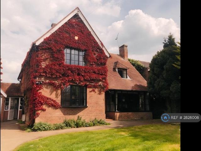 Green End Street, Aston Clinton. 5 bed detached house to rent £3,499 pcm £807 pw