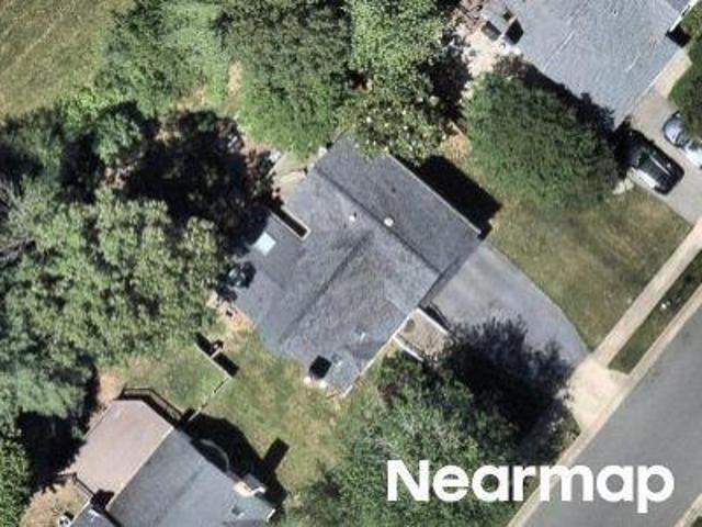 Green Garland Dr