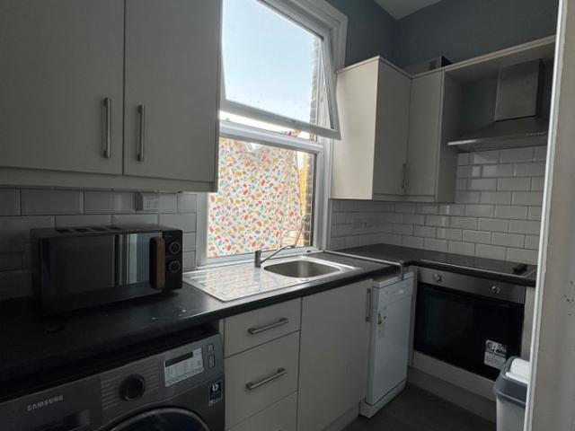 Green High Road, London N22, 1 bed flat to rent, £1,850 pcm | PrimeLocation