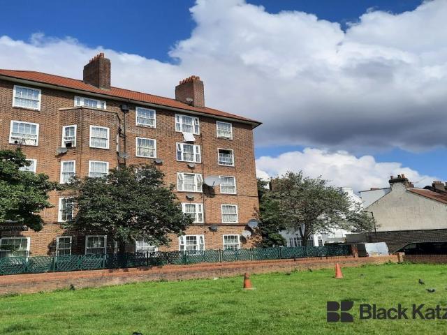 Green Hundred Road, Peckham SE15, 4 bed flat to rent, £2,925 pcm | PrimeLocation