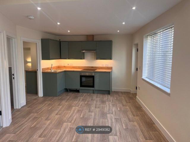 Green Lane, Milton Keynes MK12, 2 bed bungalow to rent, £1,295 pcm | PrimeLocation