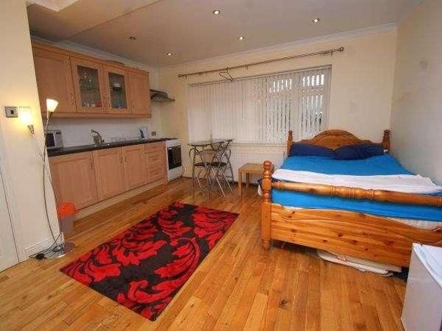 Green Lane, Burnham, SL1