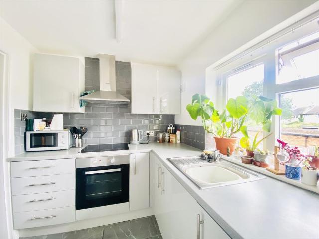 Green Lane, Clifton, Nottingham NG11, 1 bed flat to rent, £795 pcm | PrimeLocation