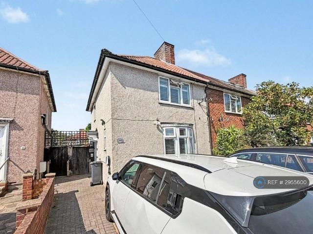 Green Lane, Dagenham, RM8 2 bed semi detached house to rent £1,900 pcm £438 pw