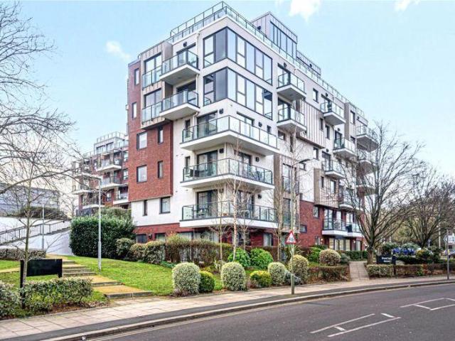 Green Lane, Edgware HA8 2 bed property to rent £1,950 pcm £450 pw