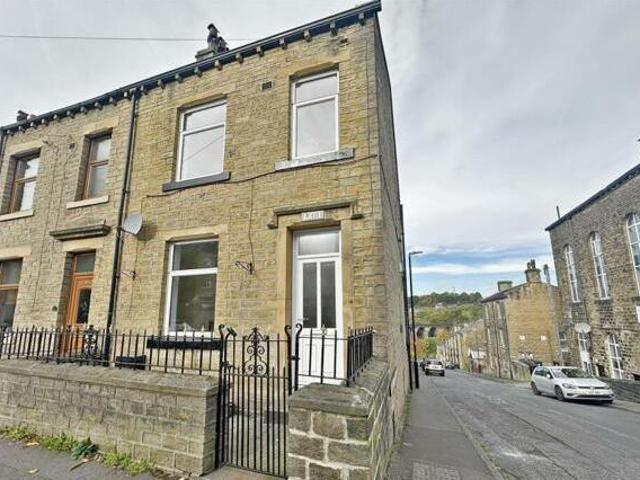 Green Lane, Greetland, 4 Bedroom End