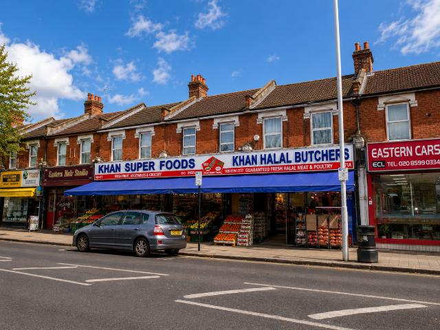 Green Lane, Ilford, Essex IG3, 3 bed flat to rent, £1,995 pcm | PrimeLocation