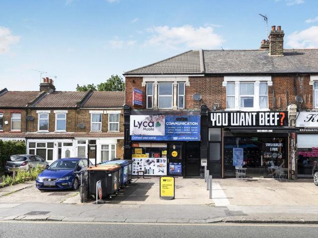 Green Lane, Ilford, IG3 2 bed flat to rent £1,650 pcm £381 pw