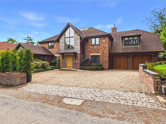 Green Lane, Pangbourne, Reading. 4 bed detached house to rent £5,500 pcm £1,269 pw