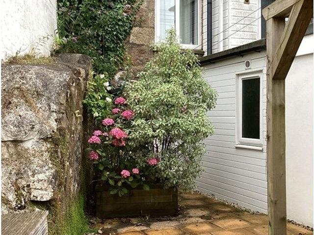 Green Lane, Redruth TR15, Studio to rent, £675 pcm | PrimeLocation