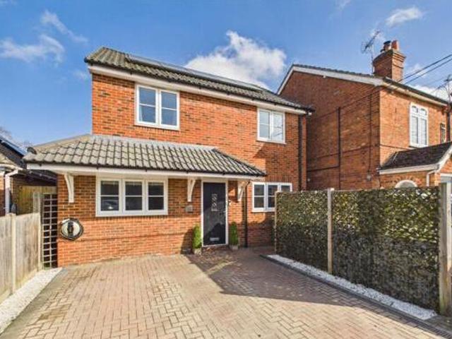 Green Lane, Sandhurst, 3 Bedroom Detached