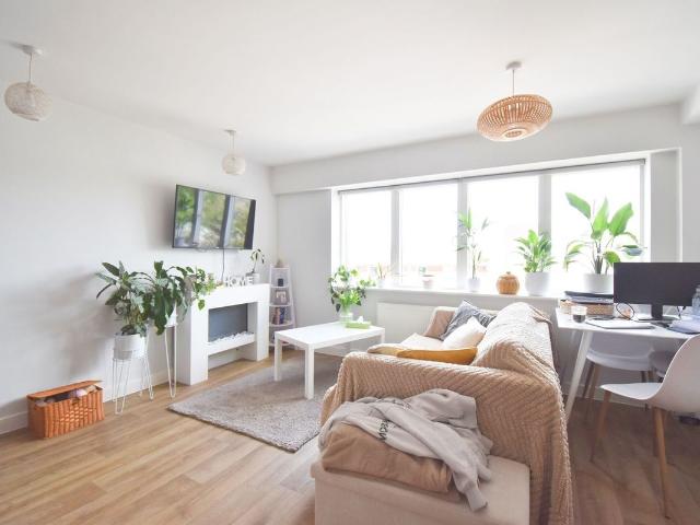 Green Lane, Shepperton TW17, 1 bed flat to rent, £1,300 pcm | PrimeLocation