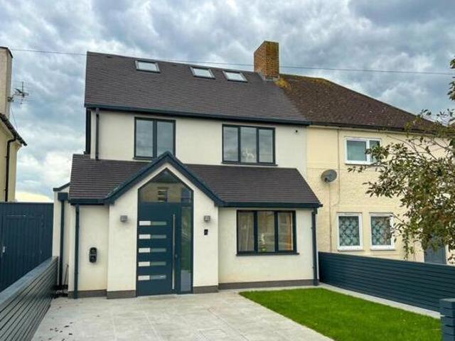 Green Lane, West Molesey, 4 Bedroom Semi detached