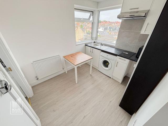 Green Lanes, Hornsey N4, Studio to rent, £1,350 pcm | PrimeLocation