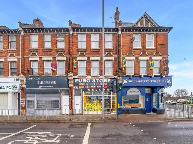 Green Lanes, London 4 bed flat to rent £2,400 pcm £554 pw