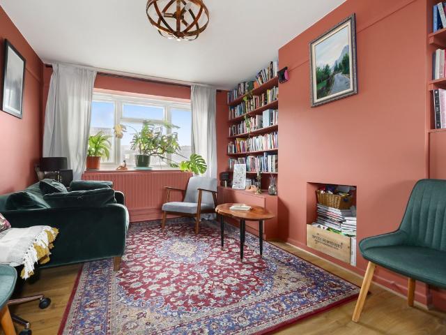 Green Lanes, London N16, 2 bed flat to rent, £2,600 pcm | PrimeLocation