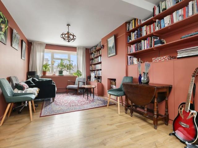 Green Lanes, London, N16 9EH