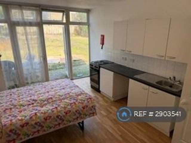 Green Lanes, London, N13 Studio to rent £1,049 pcm £242 pw
