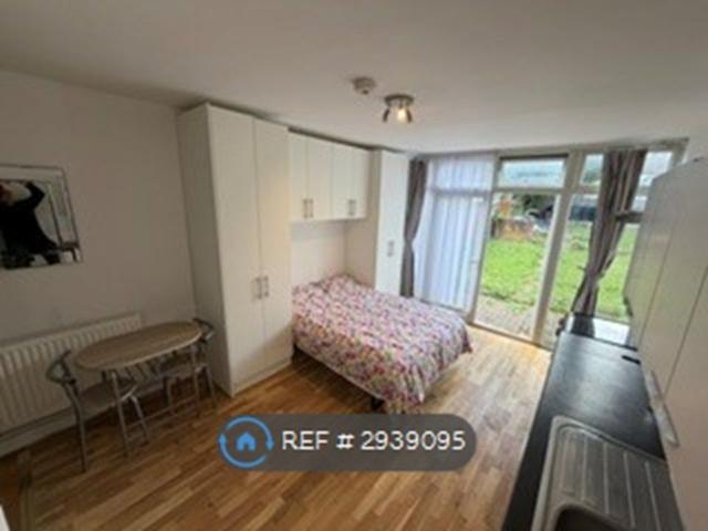 Green Lanes, London N13, Studio to rent, £999 pcm | PrimeLocation