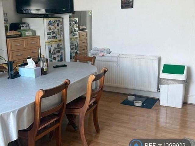 Green Lanes, London, N13 3 bed flat to rent £1,950 pcm £450 pw