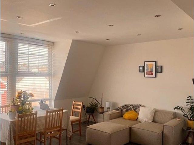 Green Lanes, London N4, 3 bed flat to rent, £2,700 pcm | PrimeLocation