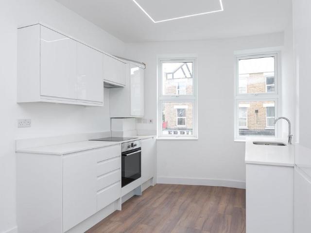 Green Lanes, London, N4 1 bed flat to rent £1,650 pcm £381 pw