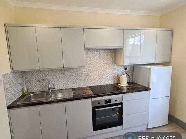 Green Lanes, London, N4 1 bed flat to rent £1,700 pcm £392 pw