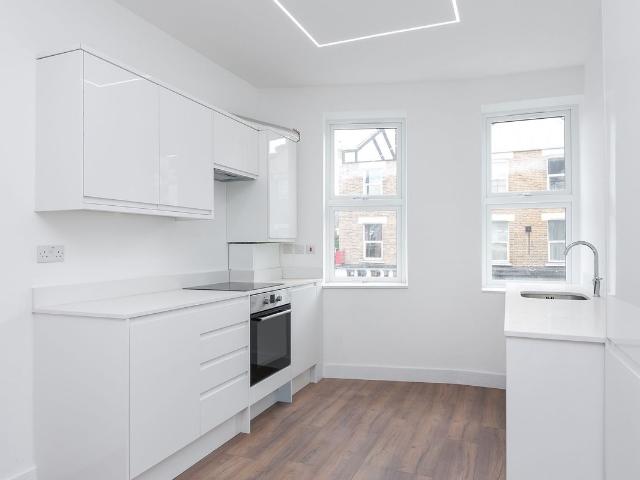 Green Lanes, London N4, 1 bed flat to rent, £1,800 pcm | PrimeLocation