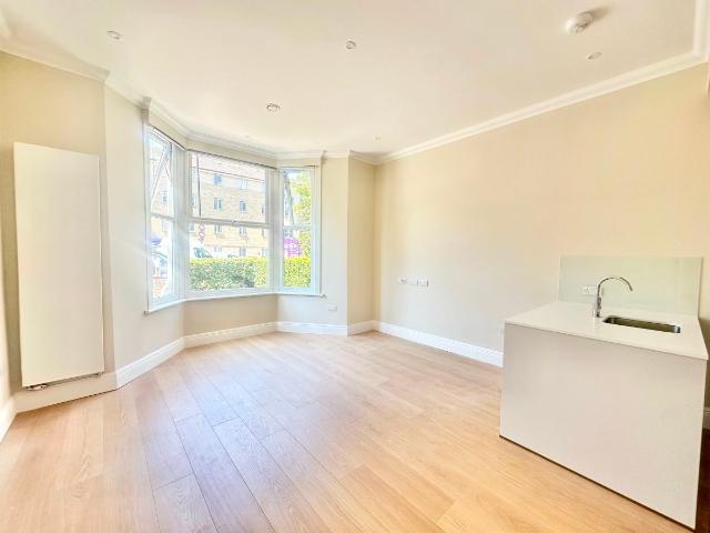 Green Lanes, London N4, 1 bed flat to rent, £1,900 pcm | PrimeLocation