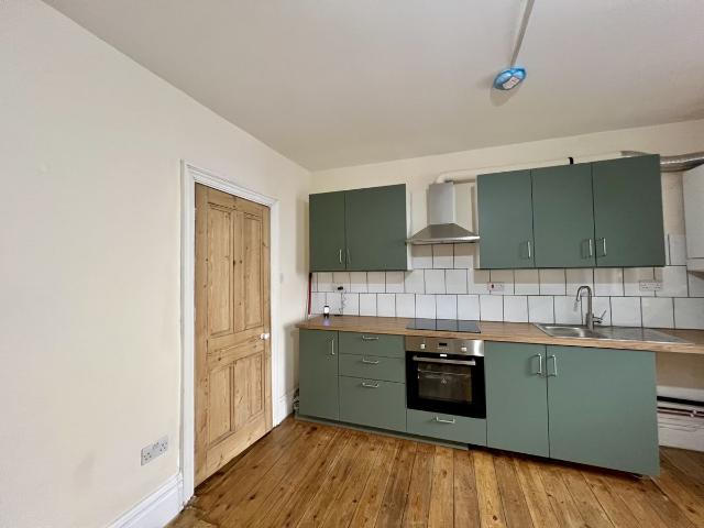 Green Lanes, London N8, 1 bed flat to rent, £1,600 pcm | PrimeLocation