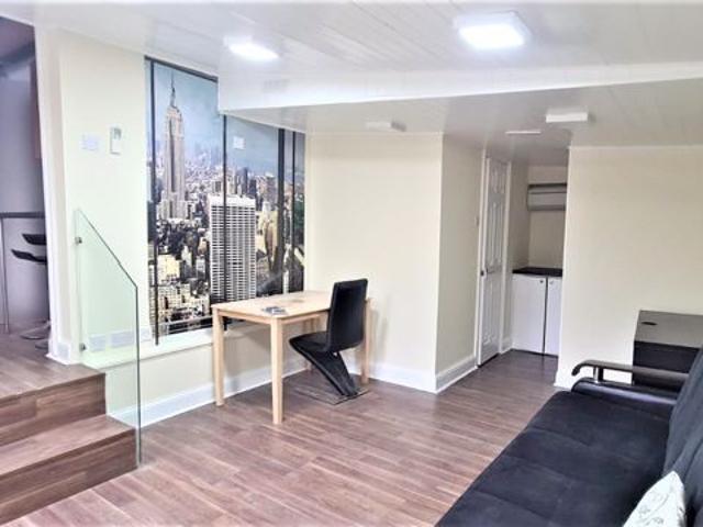 Green Lanes, Palmers Green N13, 1 bed flat to rent, £1,400 pcm | PrimeLocation