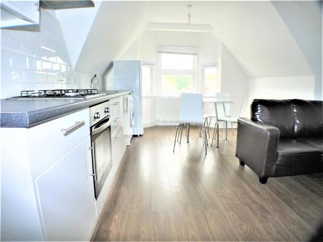Green Lanes, Palmers Green N13, 1 bed flat to rent, £1,450 pcm | PrimeLocation