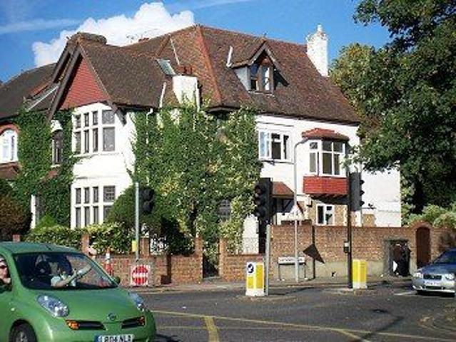 Green Lanes, Palmers Green N13, Studio to rent, £1,150 pcm | PrimeLocation