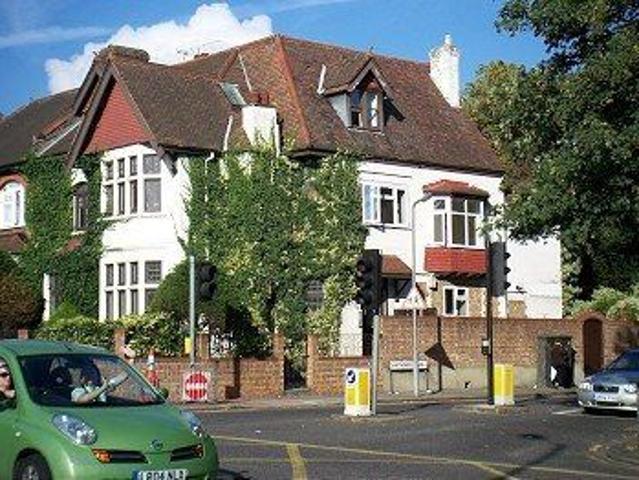 Green Lanes, Palmers Green N13, Studio to rent, £1,150 pcm | PrimeLocation
