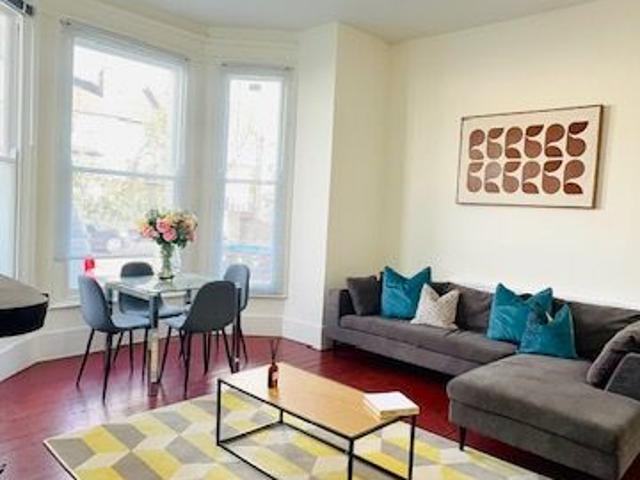 Green Lanes, Southgate N13, 2 bed flat to rent, £2,045 pcm | PrimeLocation