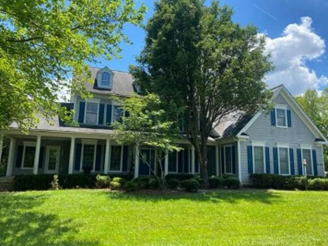 Green Meadow Ln