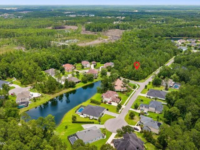Green Moss Ln, Orange Park, FL 32065