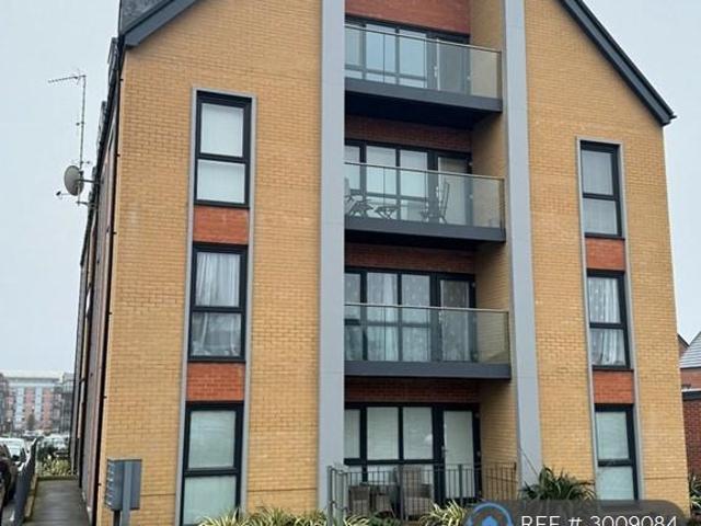 Green Oak House, Borehamwood, WD6 2 bed flat to rent £1,895 pcm £437 pw