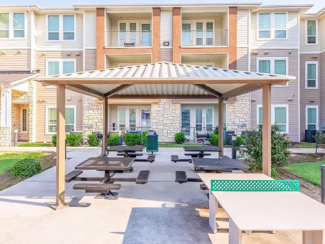 Green Oaks 1 Bedroom Apartment for Rent at 1475 Gears Rd, Houston, TX 77067 Greater Greenspoint