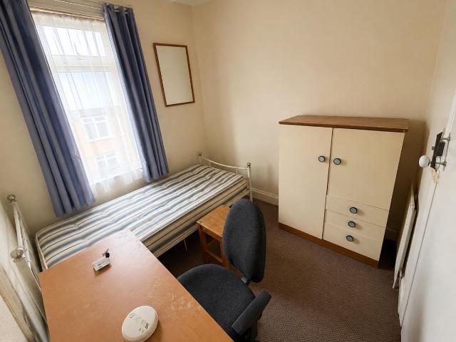 Green Park Avenue, Plymouth PL4, 4 bed shared accommodation to rent, £400 pcm | PrimeLocation