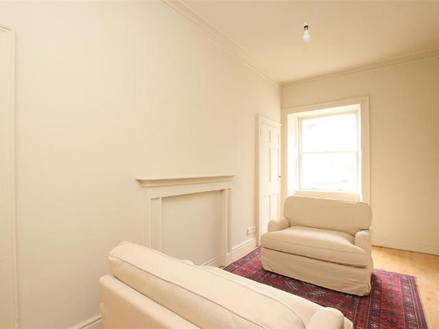 Green Park, Bath BA1 1 bed flat to rent £1,195 pcm £276 pw