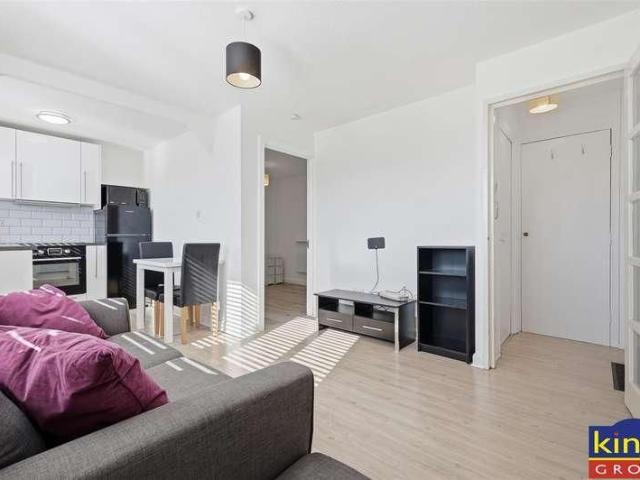 Green Pond Close, London, E17