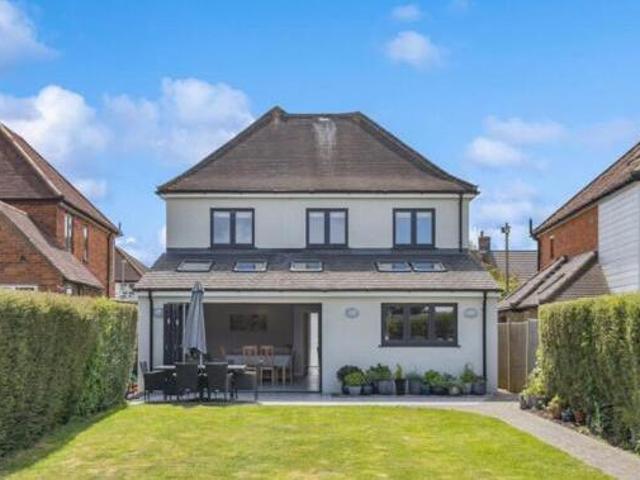 Green Road, High Wycombe, 4 Bedroom Detached