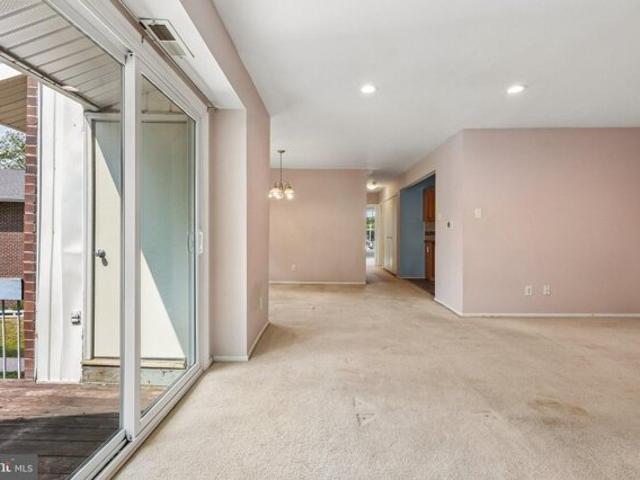 Green St Apt B, Edgewater Park, Condo For Sale