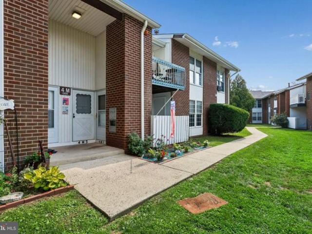 Green St Apt M, Edgewater Park, Condo For Sale