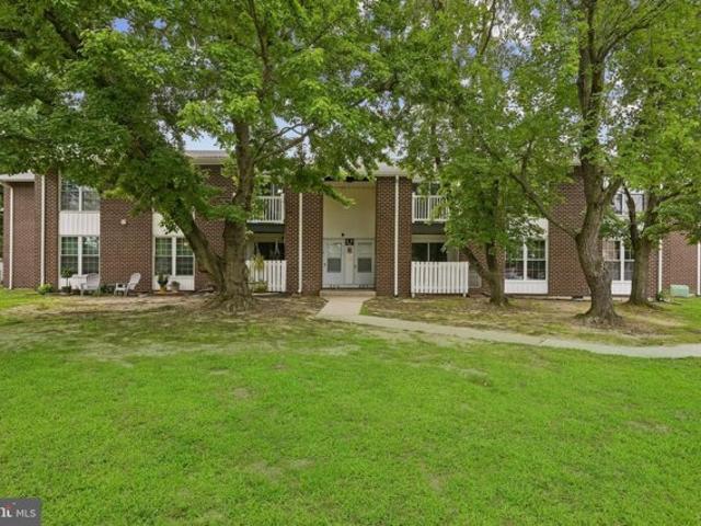Green St Apt P, Edgewater Park, Condo For Sale
