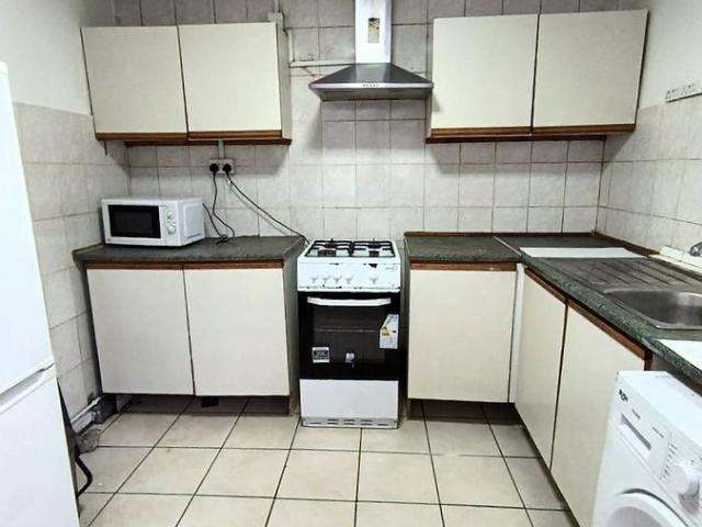 Green Street, Cardiff CF11, 2 bed flat to rent, £1,100 pcm | PrimeLocation