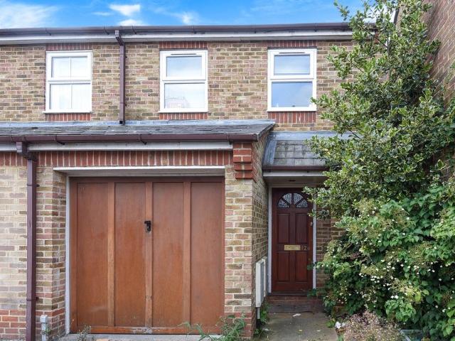 Green Street Oxford OX4 2 bed semi detached house to rent £1,900 pcm £438 pw