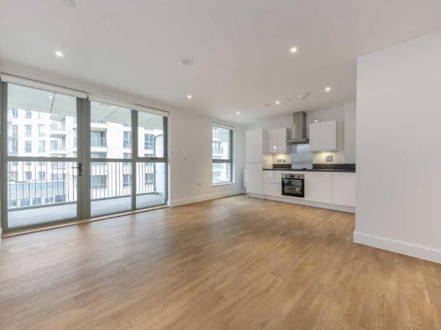 Green Street, London NW10 2 bed flat to rent £2,150 pcm £496 pw