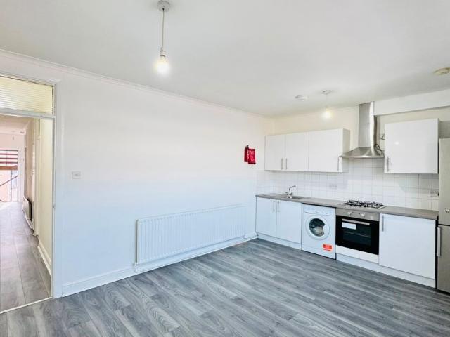 Green Street, London E7, 2 bed flat to rent, £1,750 pcm | PrimeLocation